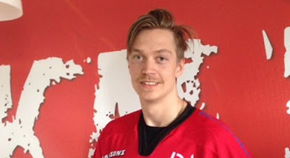 John Hansson avgjorde för Kalix mot Lejon - Hockeyettan.se